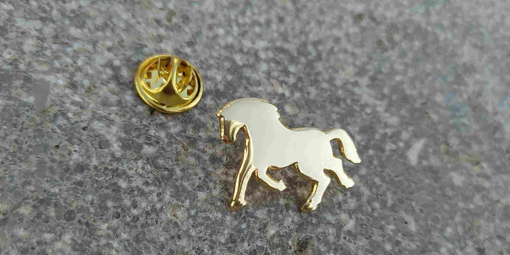 Pins personnalisés à Toulouse. Expédition gratuite vers Haute-Garonne ...